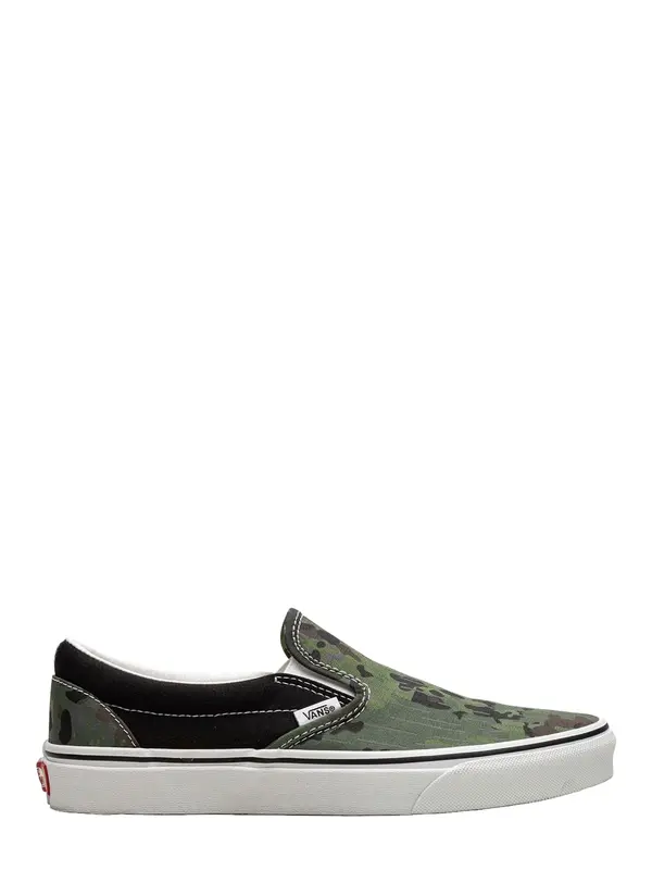 VANS Classic Slip-on Camo Sneakers - Green