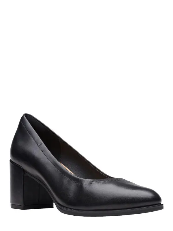 Clarks Freva55 Court Pump - Black Leat