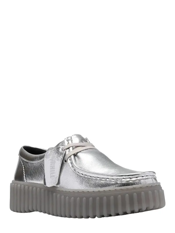 Clarks Torhill Bee Chukka Sneaker - Silver