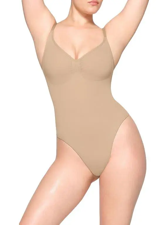 SKIMS Seamless Sculpt Thong Bodysuit - Clay