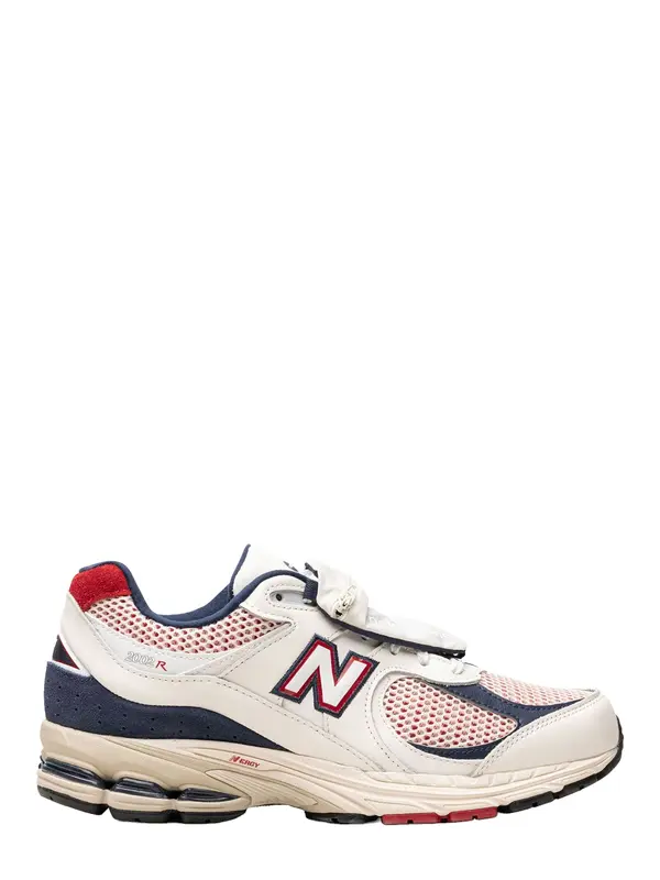 NEW BALANCE 2002r Sneakers - White