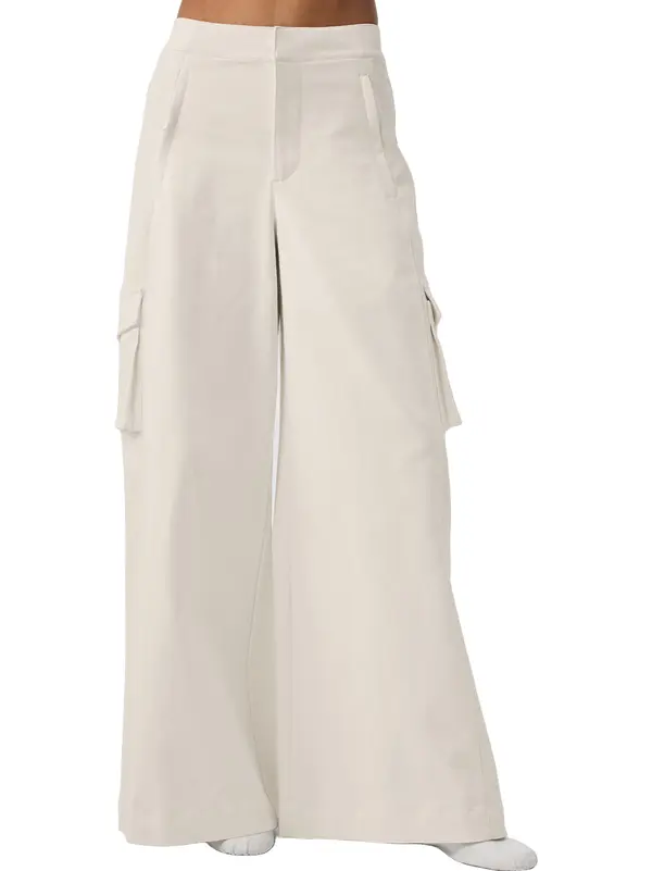 Alo Yoga Show Off Cargo Wide Leg Trouser - Ivory