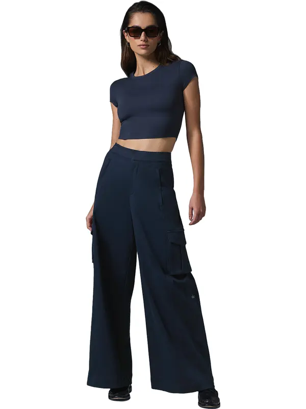 Alo Yoga Show Off Cargo Wide Leg Trouser - Navy