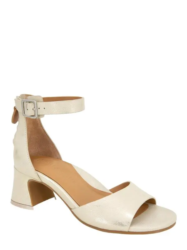 Gentle Souls By Kenneth Cole Iona Block Heel Sandal - Ice Metallic Leather