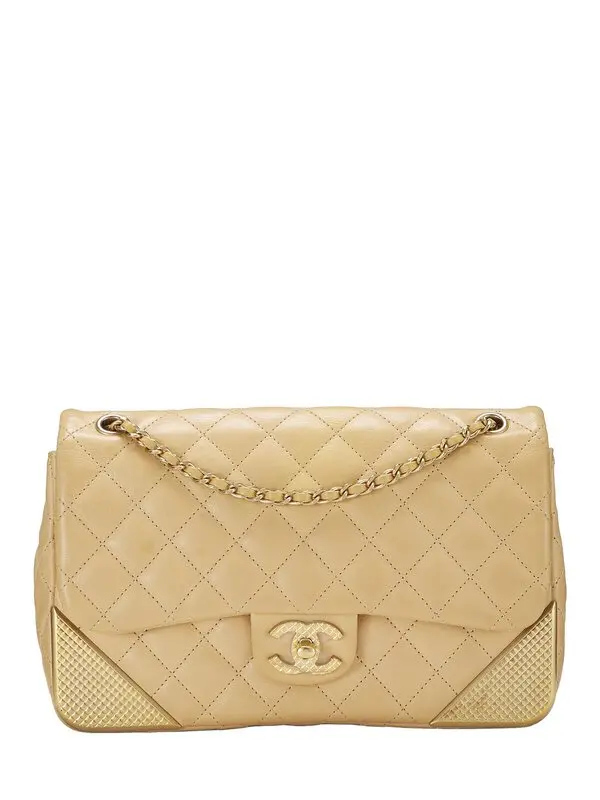 Chanel Paris-cosmopolite Chevron Lambskin Rock The Corner Flap Bag - Beige