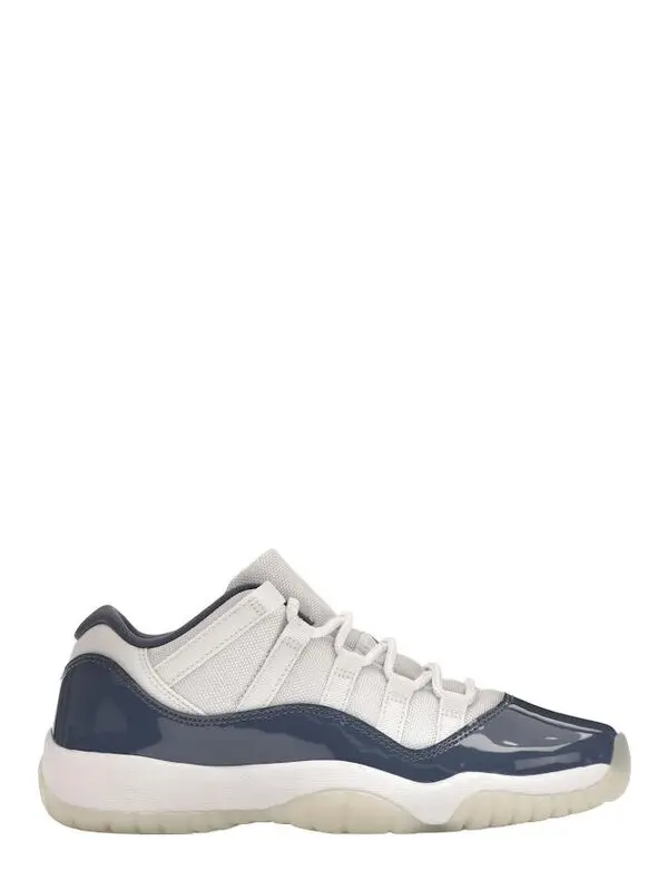 JORDAN 11 Retro Low - White/midnight Navy/diffused Blue