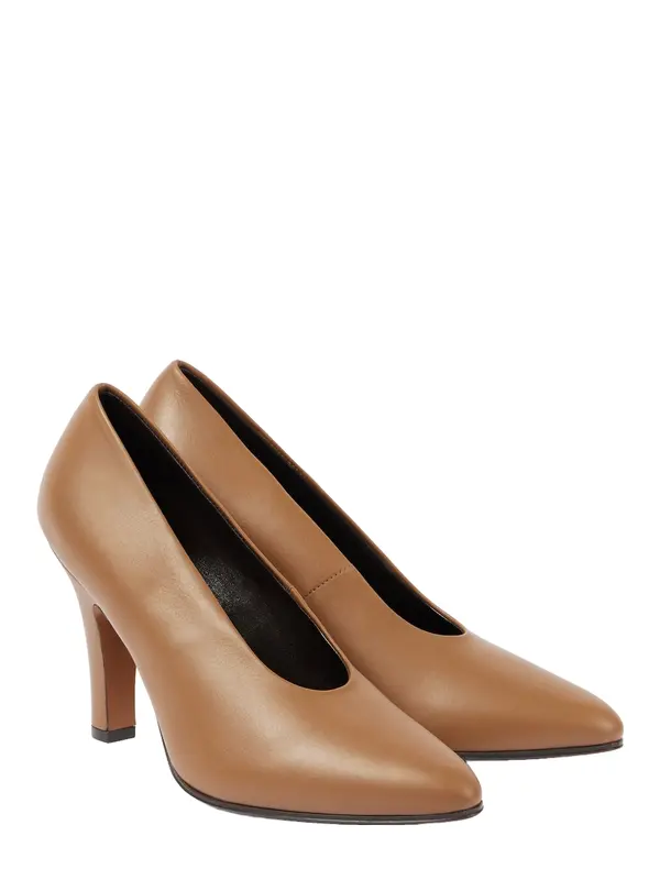 THE ROW Prudens Leather Pumps - Brown