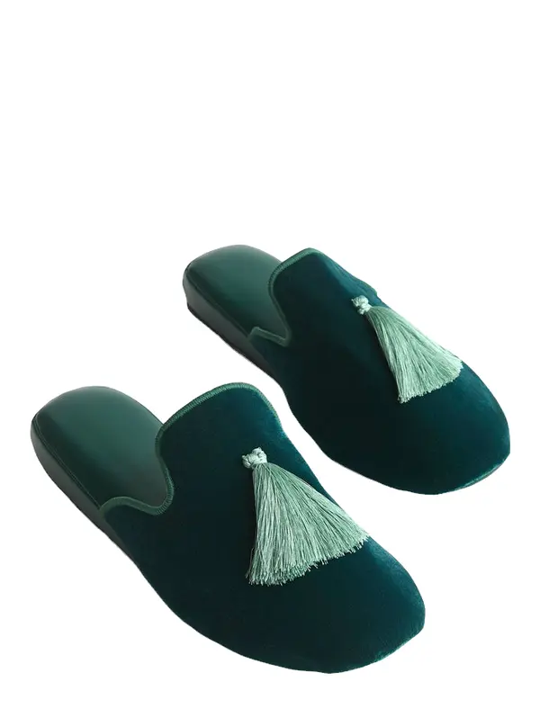 VERA BRADLEY Wicked Tassel Slippers - Green