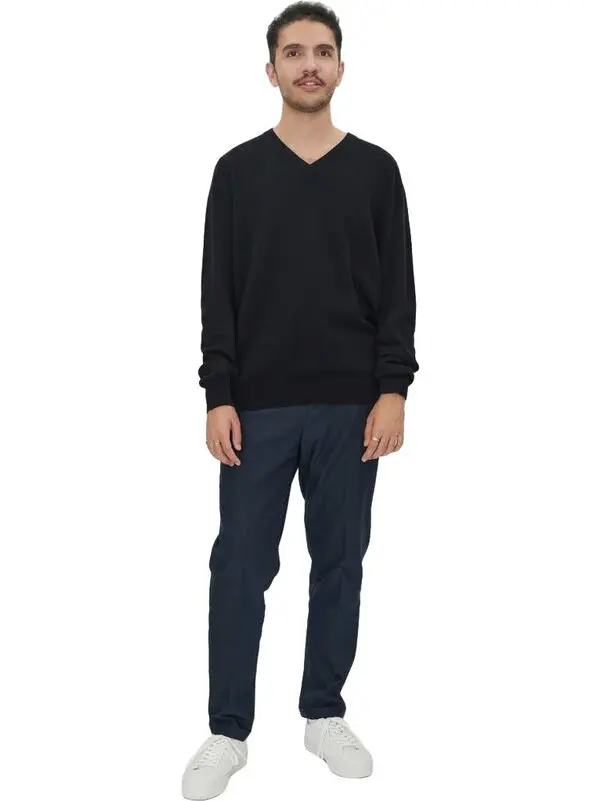 Gobi Cashmere Essential V-neck Cashmere Sweater - Black