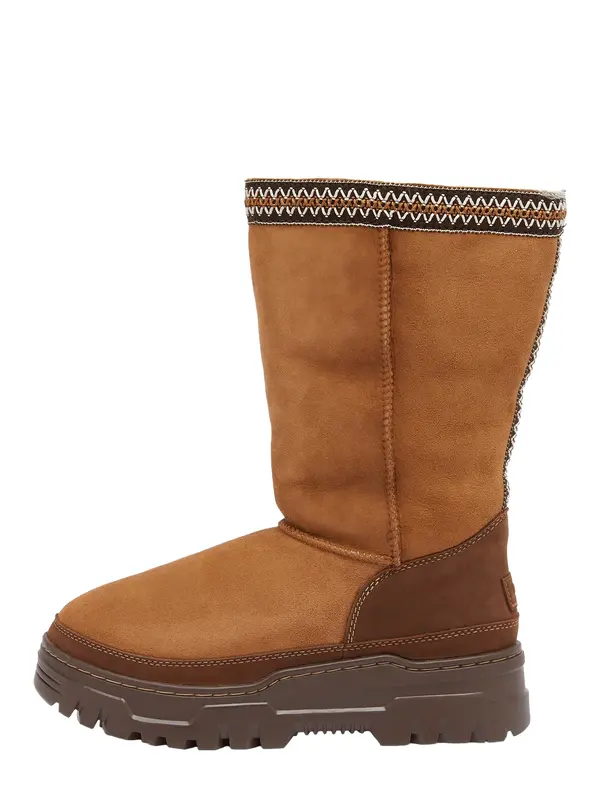 UGG Classic Tall Trailgazer Boots - Chestnut