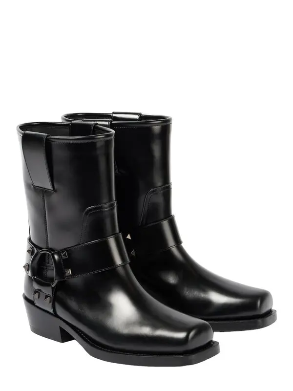 Valentino Garavani Rockstud Leather Boots - Black