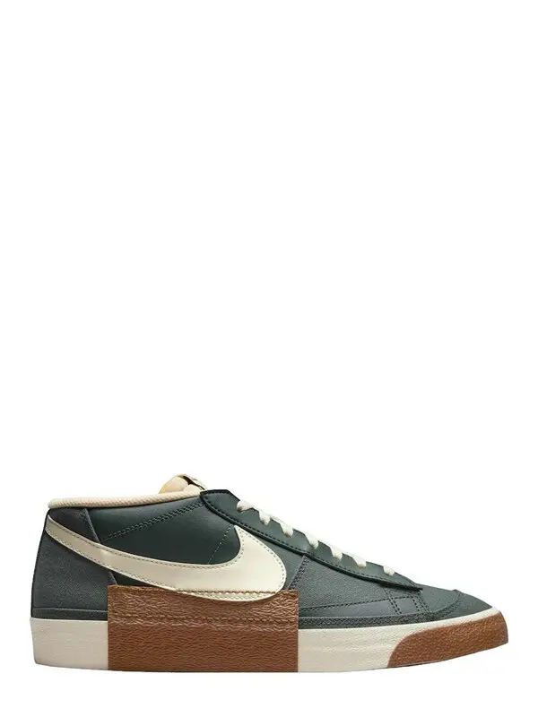 Nike Blazer Low Pro Club Sneakers - Vintage Green/light British Tan/gum Dark Brown