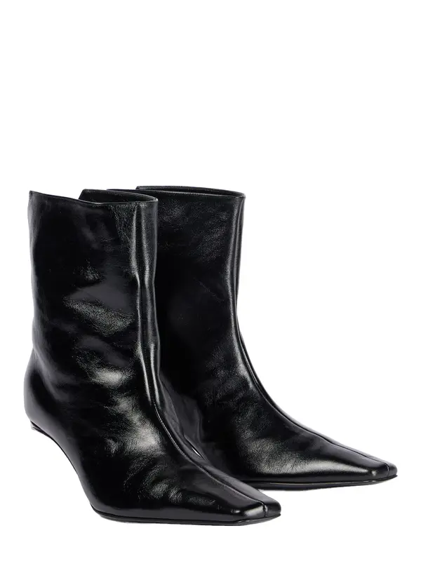 Khaite Ona 55 Leather Ankle Boots - Black