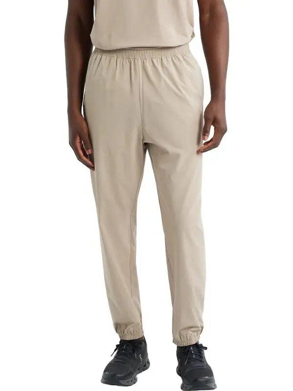 On Focus Pants - Desert