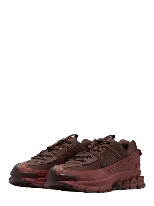 Nike Zoom Vomero Roam Winterized Sneaker - Baroque Brown/fauna Brown