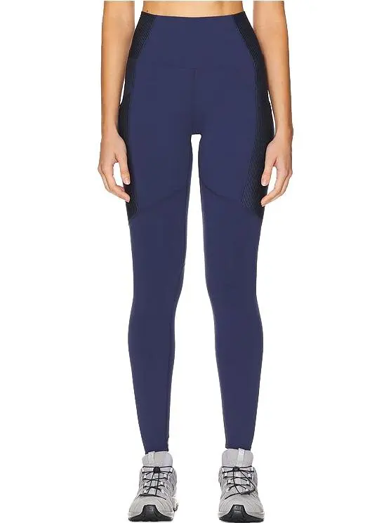 Beach Riot Allora Legging In Navy - Ultramarine