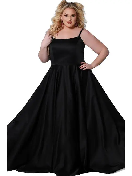 SYDNEY'S CLOSET Scoop Neck A-line Gown - Black