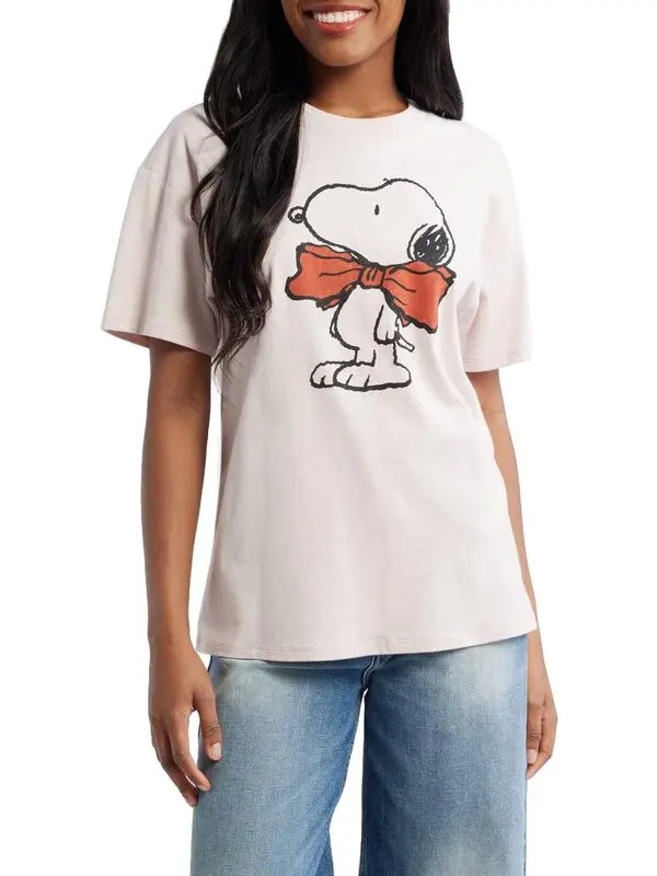 VINYL ICONS Peanuts® Snoopy Bow Tie Graphic T-shirt - Pink