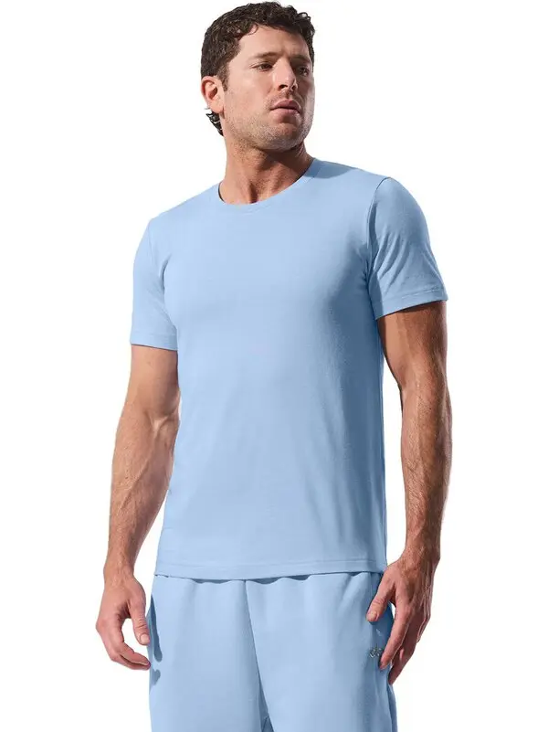 Alo Yoga Triumph T-shirt - Seashell Blue