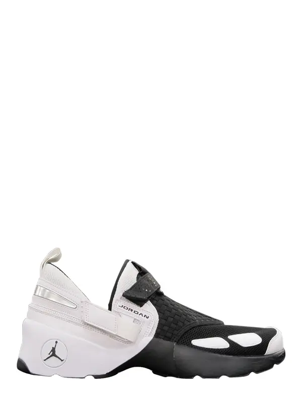 JORDAN Trunner Lx Sneakers - Black