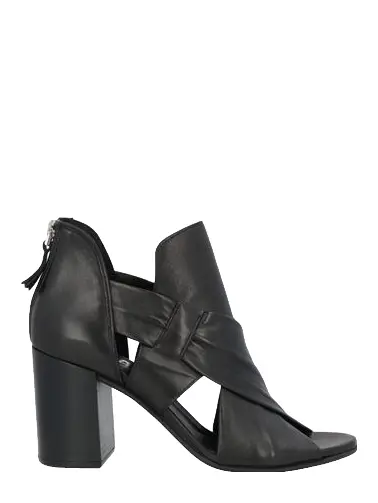 NOA A. Leather Ankle Boots - Black