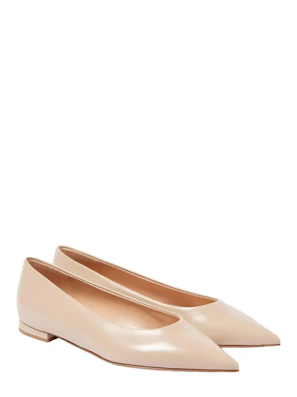 GIANVITO ROSSI Patent Leather Ballet Flats - Beige