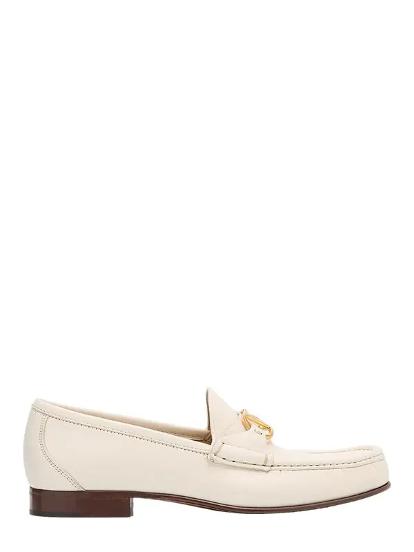 Valentino Garavani Vlogo Leather Medallion Loafers - Ivory