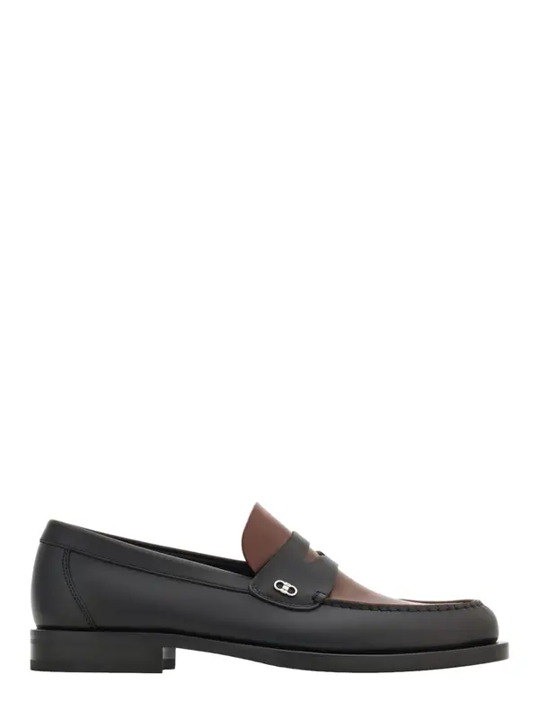 FERRAGAMO Gancini Loafers - Black