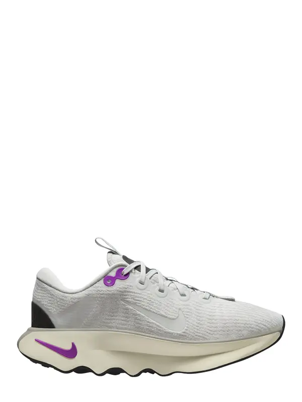 Nike Motiva Sneakers - White