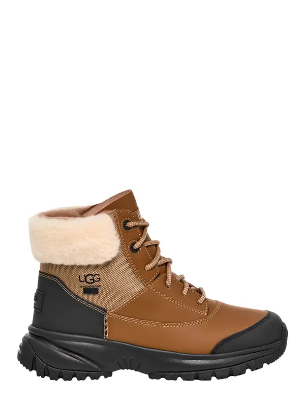 UGG Yose Fluff V2 Boots - Brown