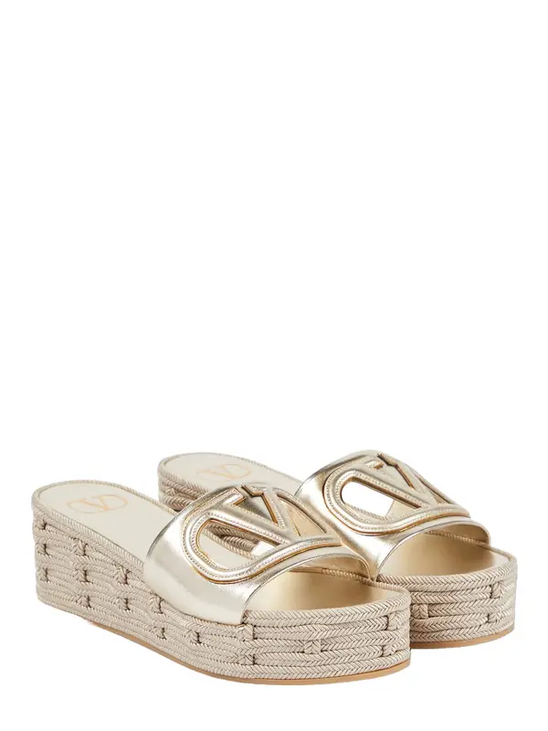Valentino Garavani Vlogo Signature Leather Slides - Metallic