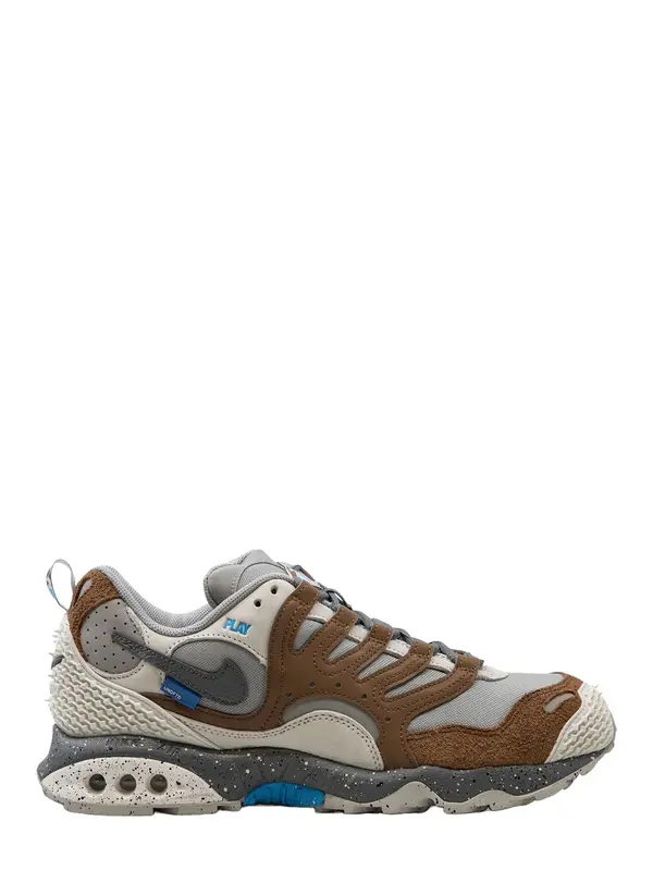 Nike X Undefeated Air Terra Humara Sneakers - White