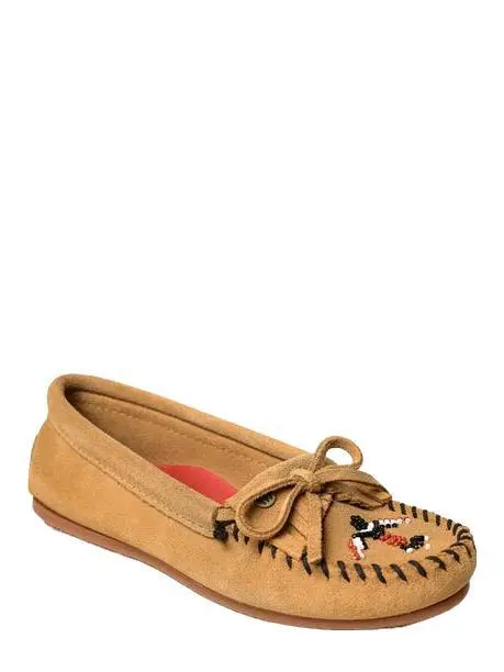 Minnetonka X Lucie Skjefte Thunderbird 'animikii' Slipper - Taupe