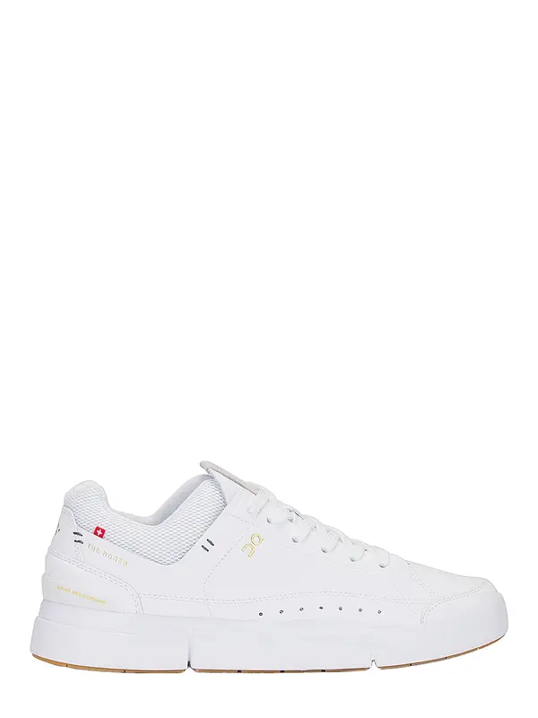 On The Roger Centre Court Sneaker - White & Gum