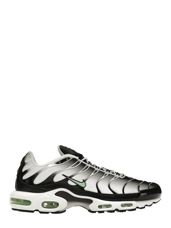 Nike Air Max Plus Sneakers - White/black/mint Green