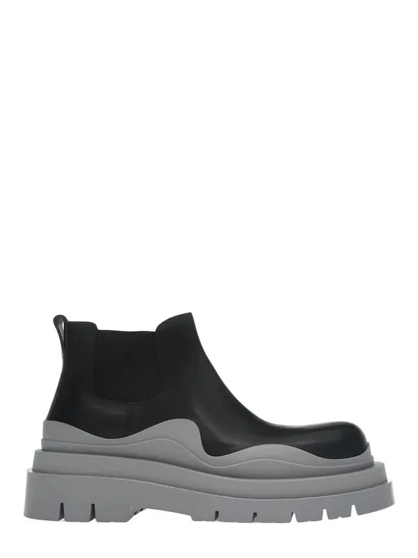 Bottega Veneta Tire Ankle Chelsea Boots - Black/vapor