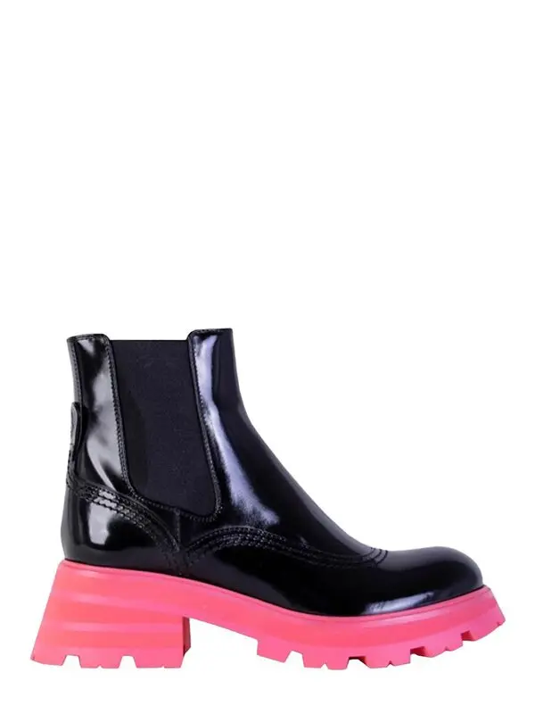 Alexander McQueen Wander Chelsea Boots - Black/pink
