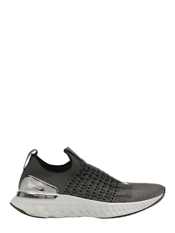 Nike React Phantom Run Flyknit 2 Sneakers - Iron Grey/black/particle Grey