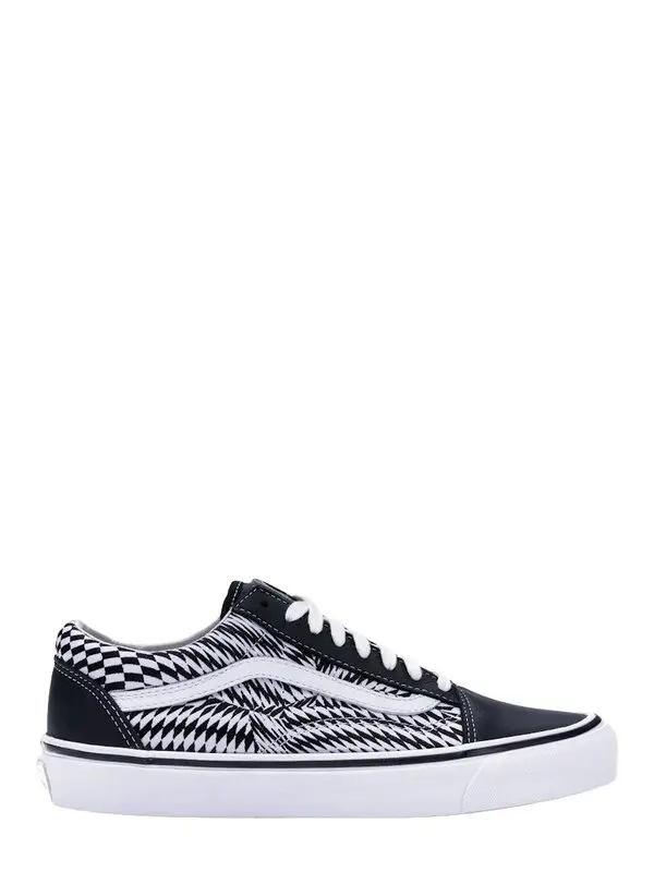 VANS Old Skool End Vertigoin Sneakers - Black/true White