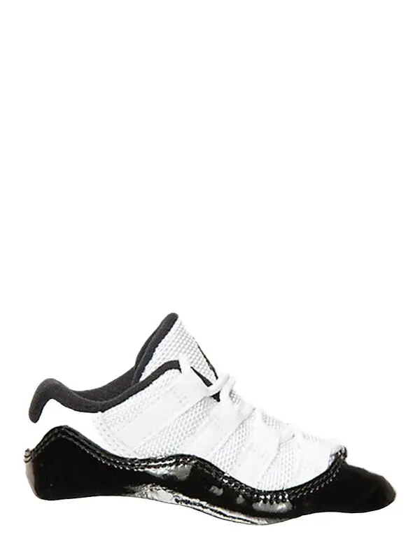 JORDAN 11 Retro Low Top Sneakers - White/black/dark Concord