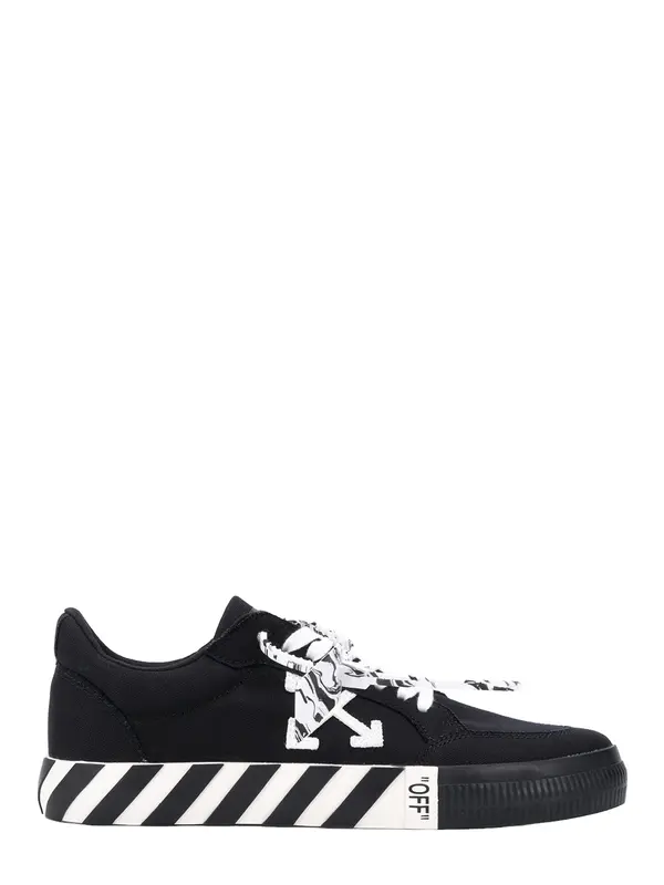 Off-White Logo Patch Low-top Sneaker - Black