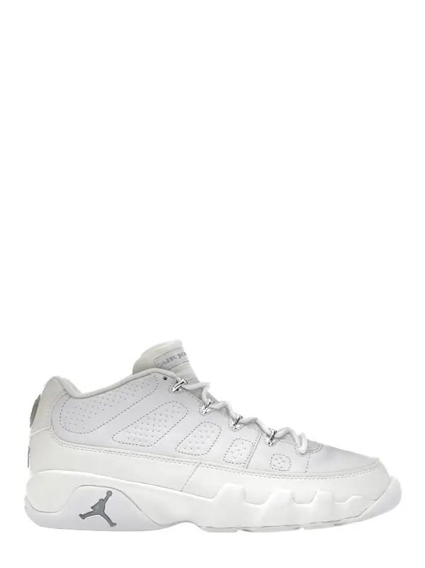 JORDAN Retro Low Sneakers - White/chrome