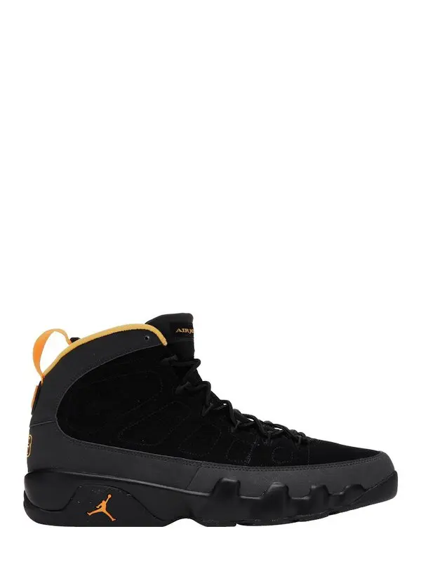 JORDAN Retro Sneakers - Black/dark Charcoal/university Gold