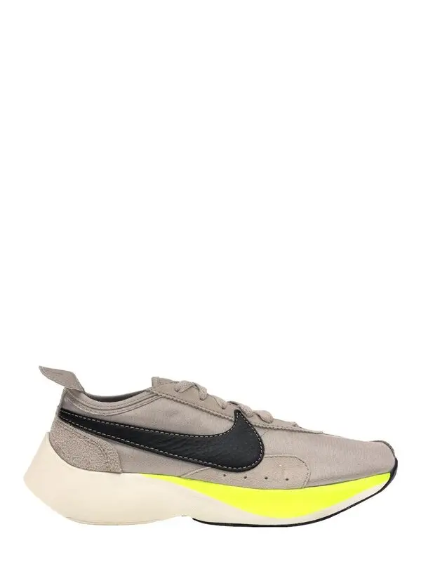 Nike Moon Racer Sneakers - String/black/sail