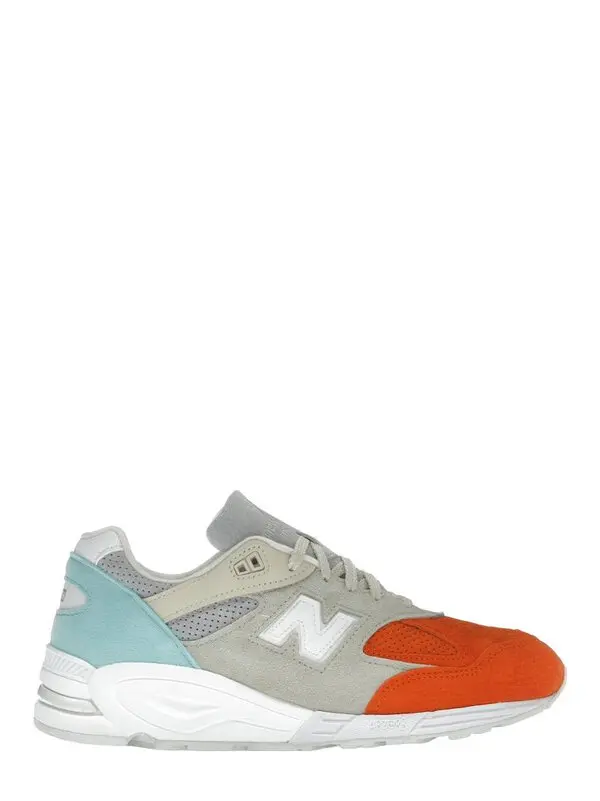 NEW BALANCE 990v2 Kith Cyclades Sneakers - Rust/parchment
