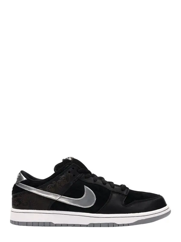Nike Sb Dunk Low Takashi 2in Sneakers - Black/metallic Silver
