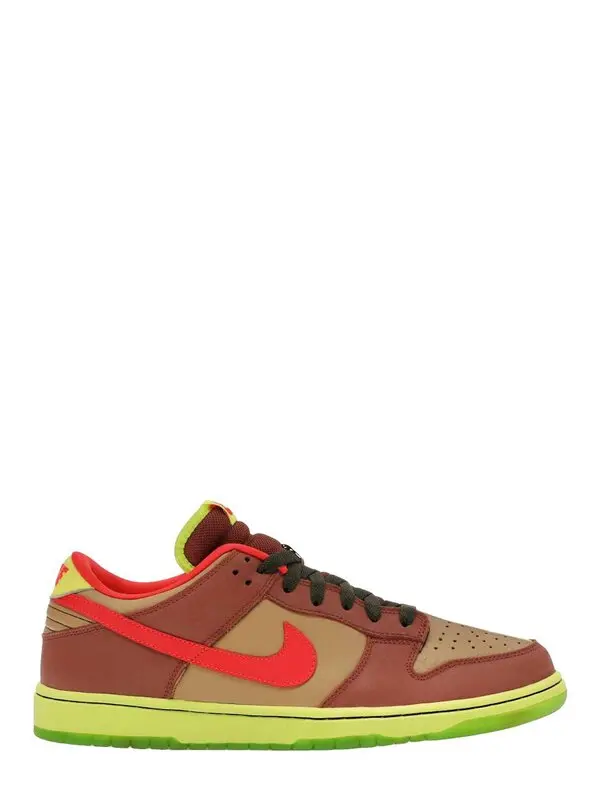 Nike Sb Dunk Low Sneakers - Hay/hot Red/terra Brown