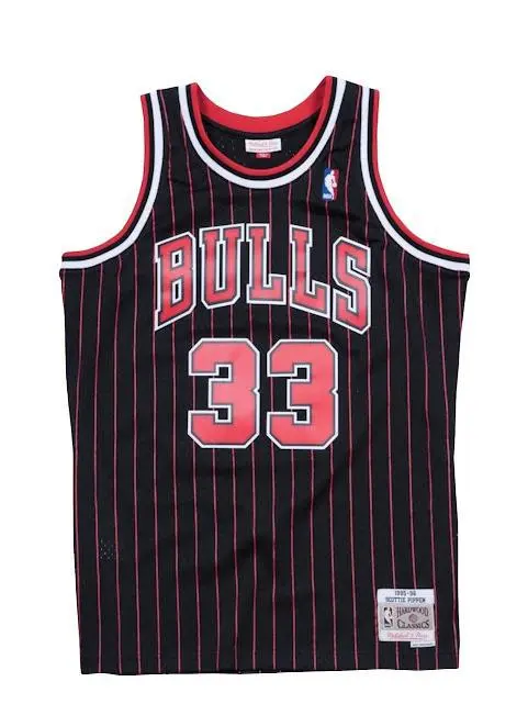 Mitchell & Ness Chicago Bulls 1995-96 Scottie Pippen Swingman Jersey - Black