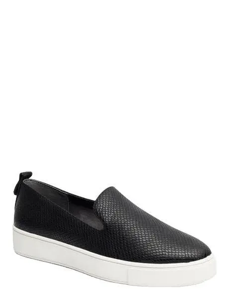 Me Too Fay Slip-on Sneaker - Black