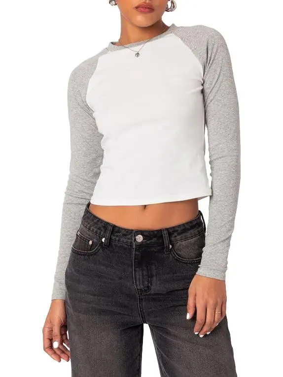 EDIKTED Raya Long Sleeve Crop Cotton Baseball T-shirt - White/grey